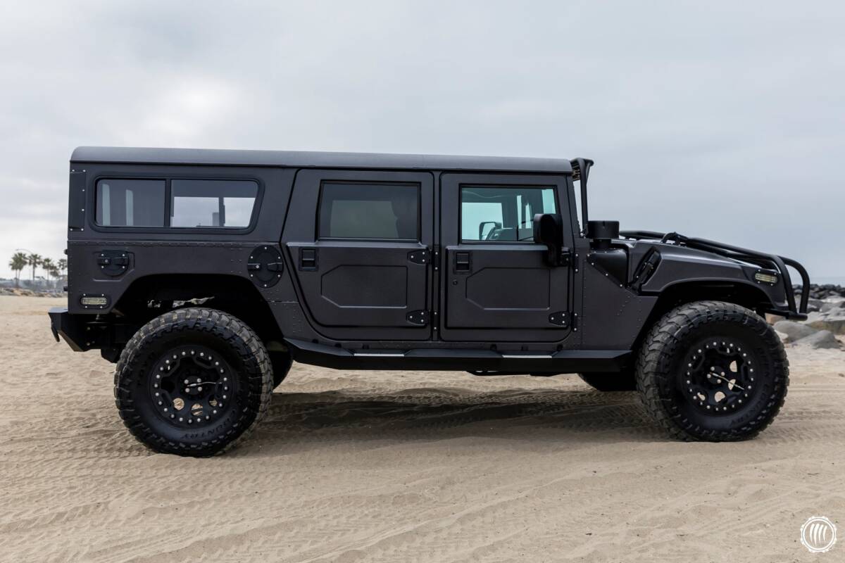 Predator Inc: Hummer H1 Step Rock Rails